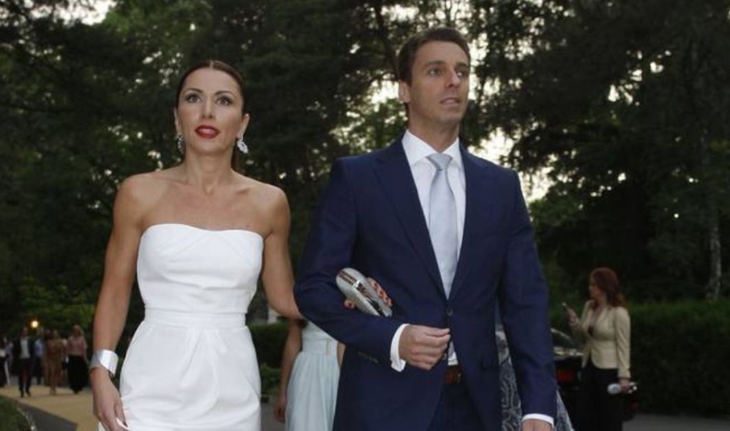 Carmen Brumă, în rochia de mireasă! Cum s-a fotografiat iubita lui Mircea Badea chiar în zăpadă ...