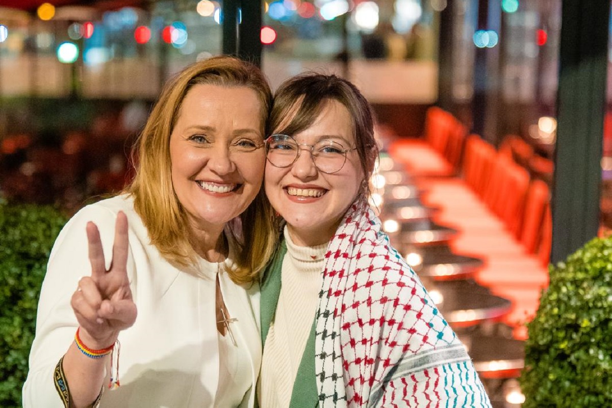 Cu cine a votat fiica Elenei Lasconi. Prima declarație a tinerei, după ...