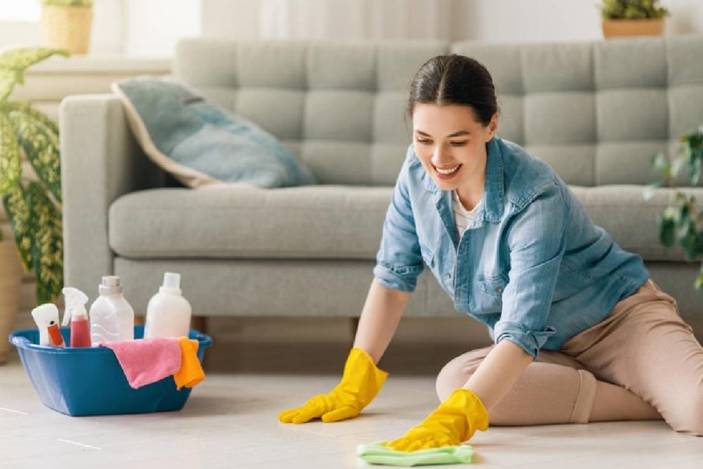 Trucul simplu care te ajută să scapi de mirosul de închis din casă. Experții în curățenie îl ...