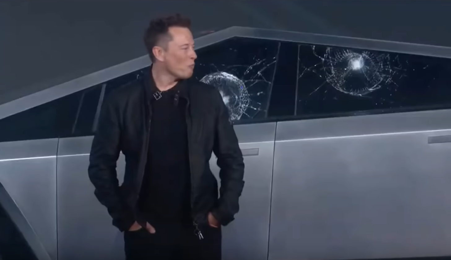 Tesla Cybertruck, ironizat de LEGO: ce replică a primit Elon Musk