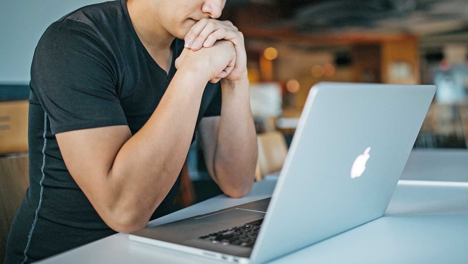 Cel mai tânăr român angajat la Adobe: cum a atins performanța un licean ...