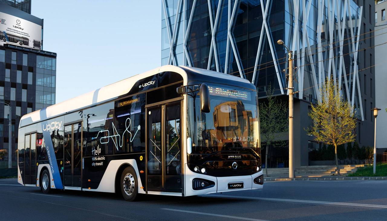 Nu e de la Dacia, dar e cât se poate de românesc: primul autobuz ...