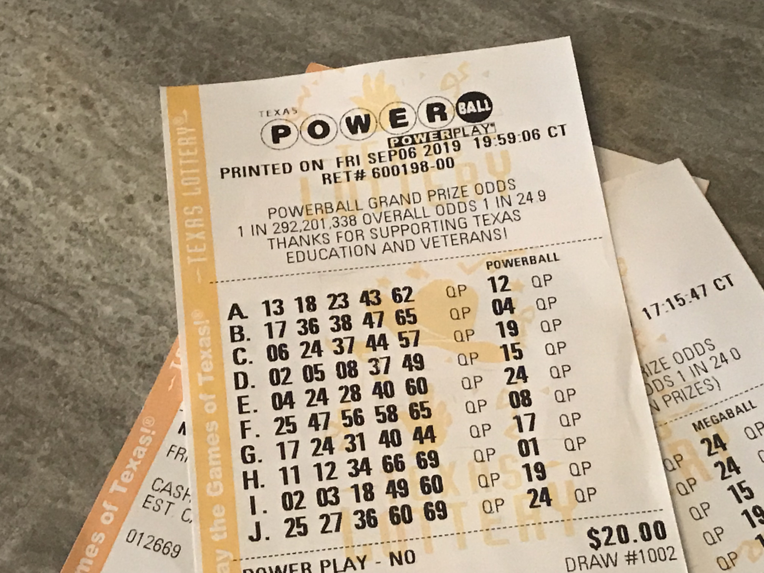 Biletul câștigător la loto de 2 miliarde a mai făcut un fericit. A ...