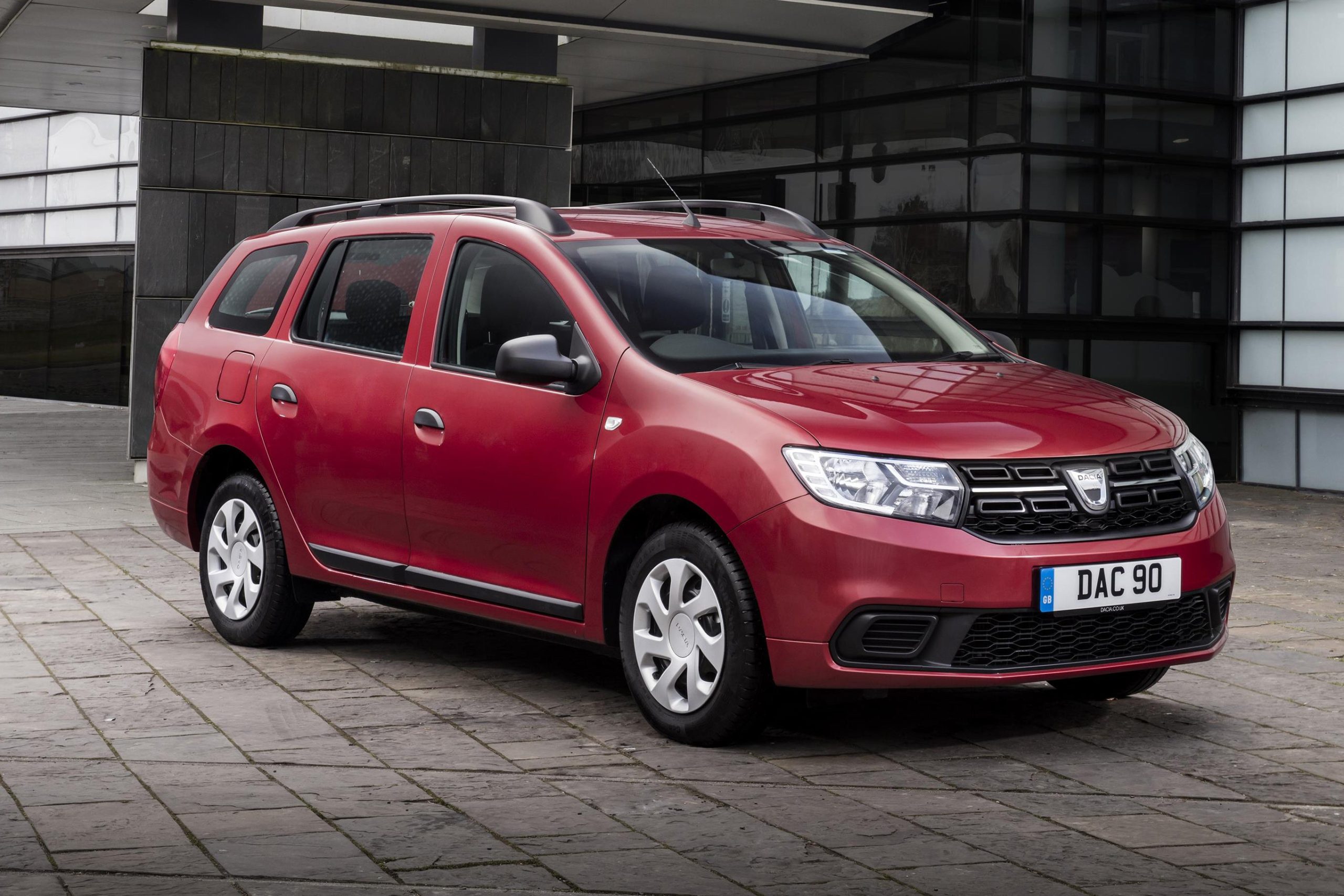 Cea mai ieftină Dacia din România confirmată: care este cel mai mic ...