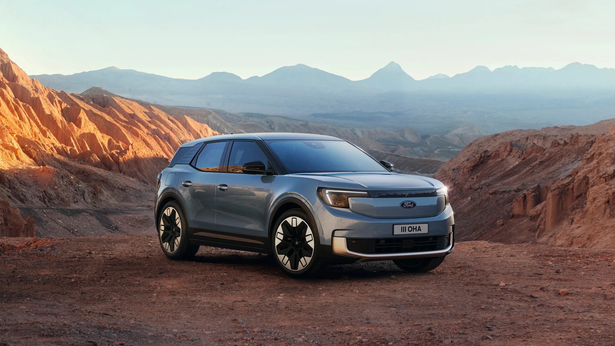 Ford dezvăluie un crossover electric Explorer construit pentru străzile ...