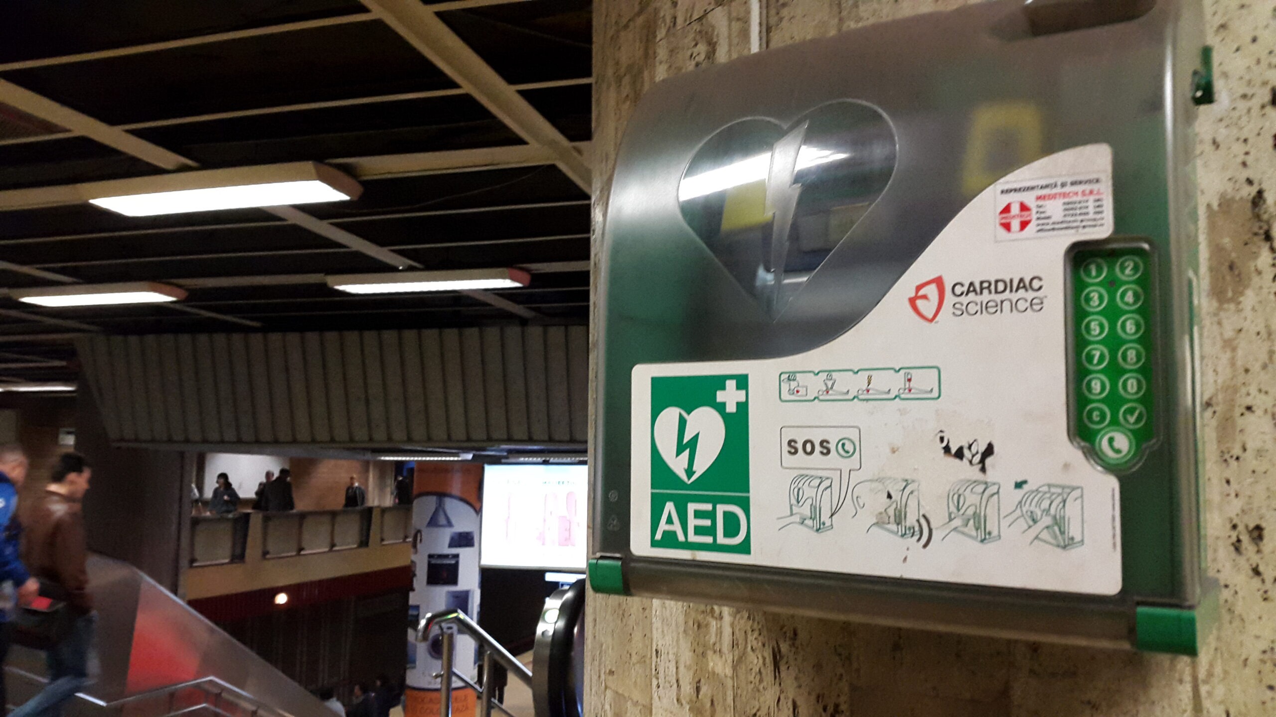 Zeci de defibrilatoare automate vor fi montate în București. În ce zone ...