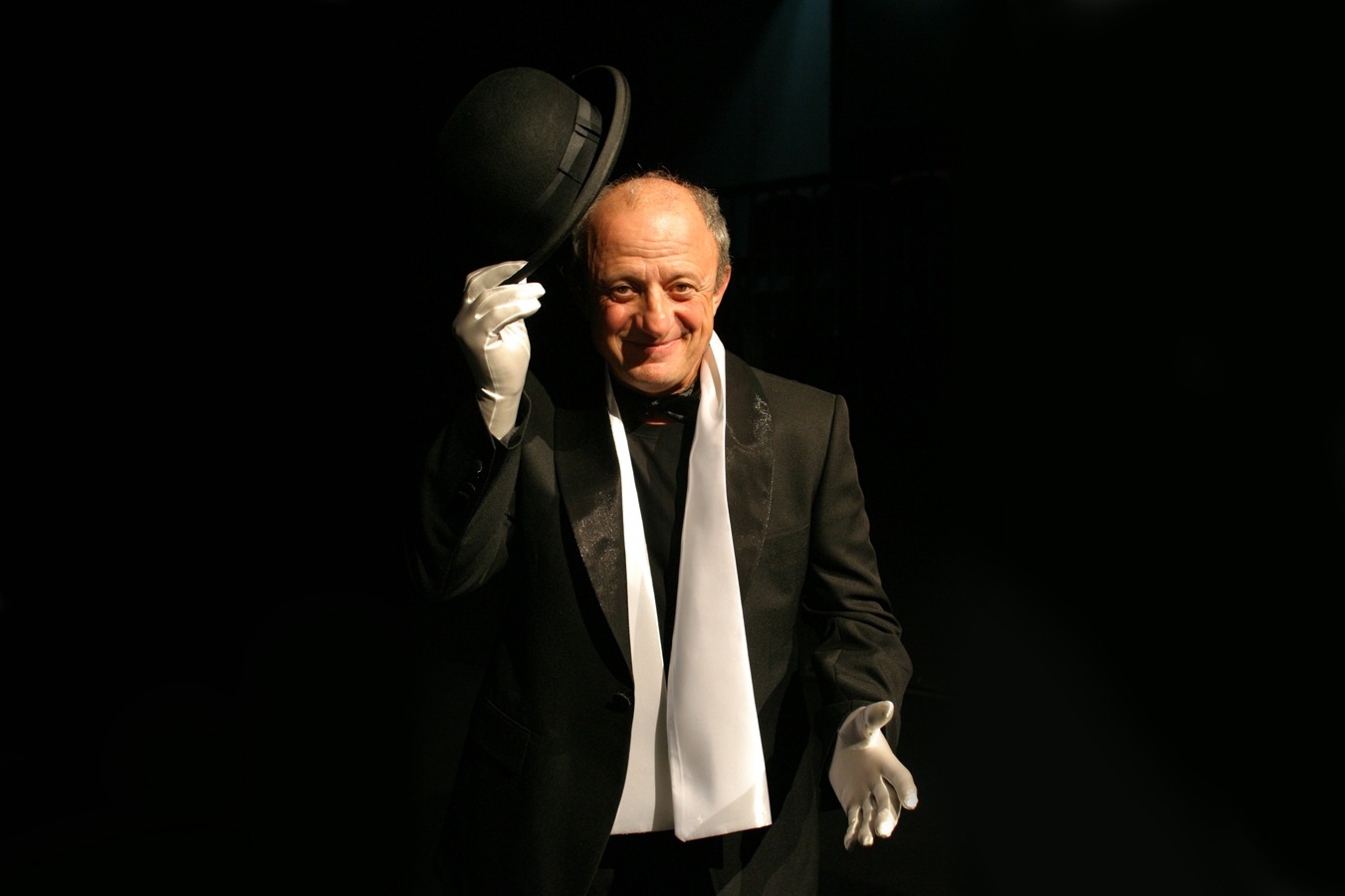 Un alt mare actor își ia rămas bun de la scenă. Se trage cortina peste ...