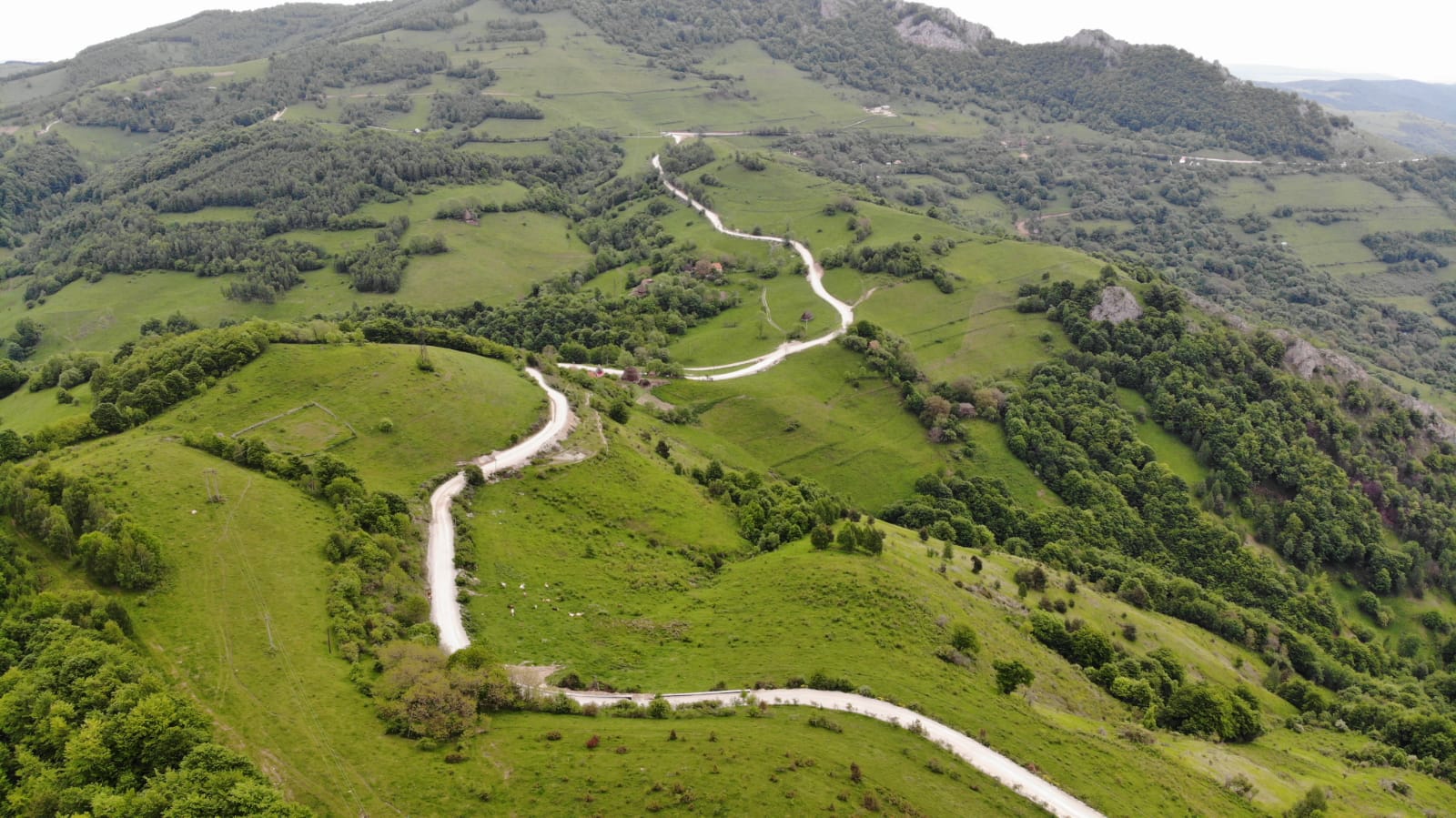 Alternativa fascinantă din România pentru Transfăgărășan și Transalpina ...