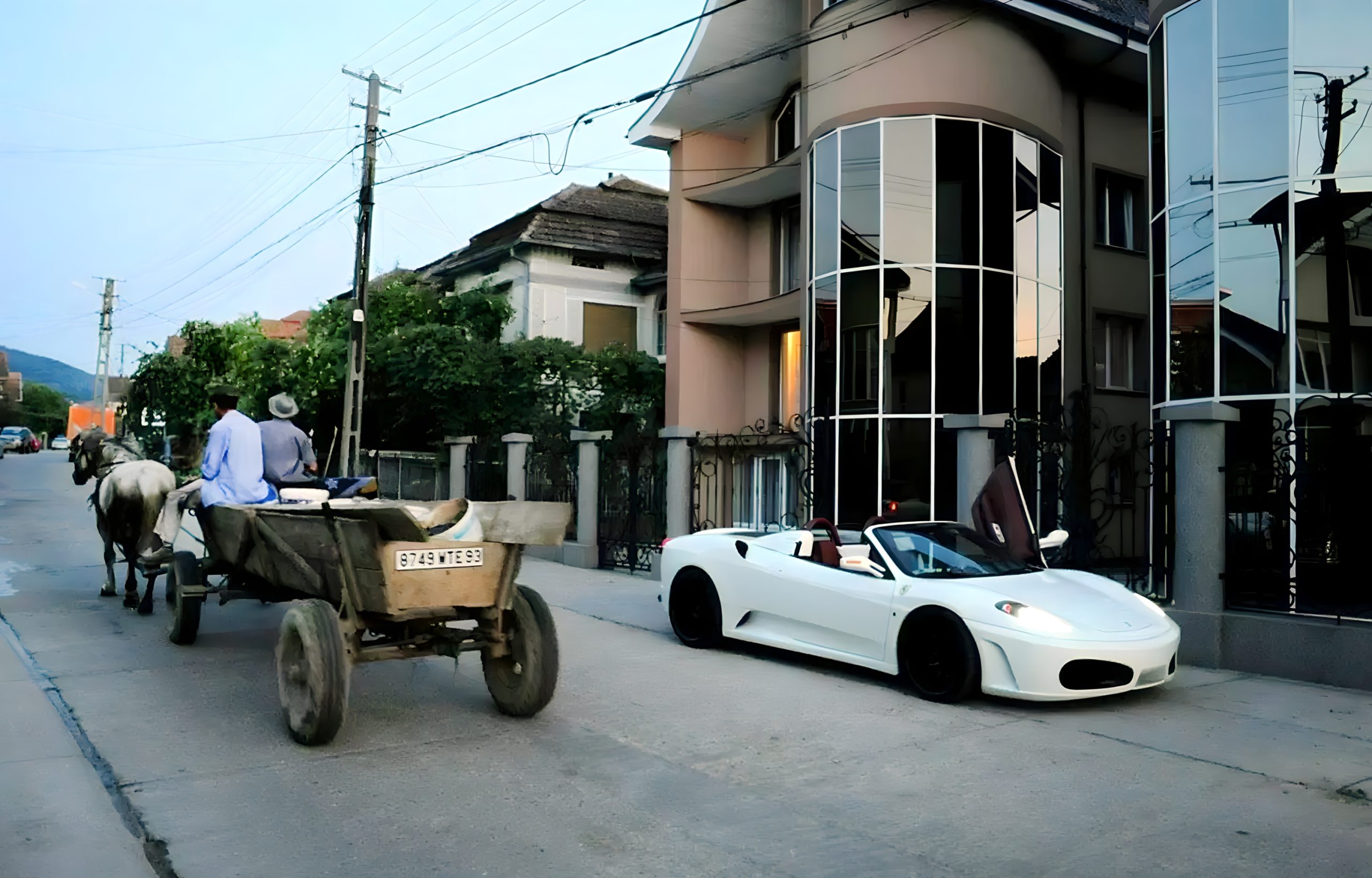 Cel mai bogat sat din România, unde dacă ai un Ferrari, esti "sărac ...
