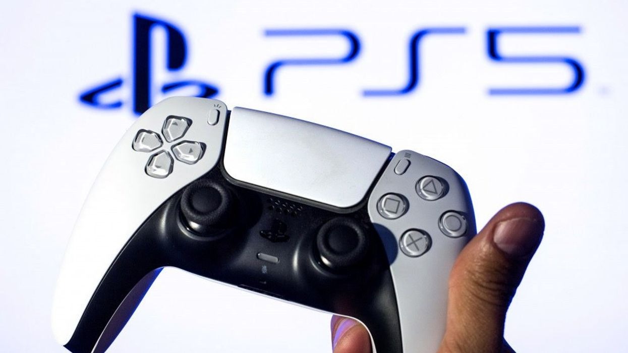 PlayStation sărbătorește 30 de ani cu console PS5 și PS5 Pro ediție ...
