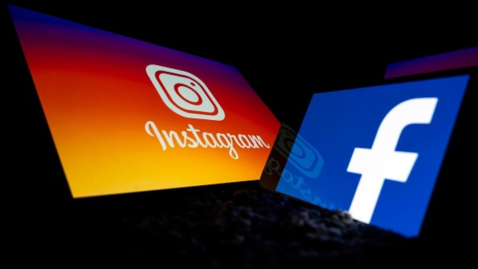 Cum să partajezi postări din Instagram direct pe Facebook