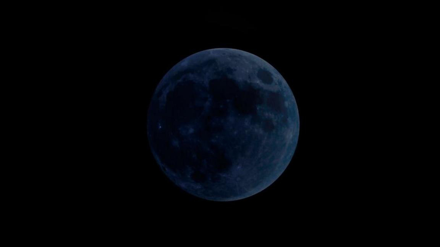 Anul se încheie cu o "Lună Neagră", un fenomen rar pe care nu l-ai mai ...
