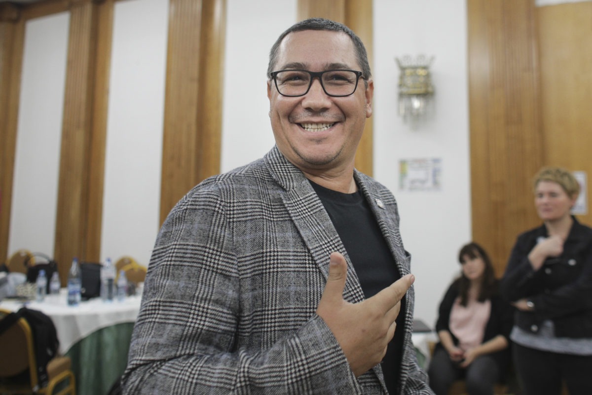 Victor Ponta susține că a jucat golf cu Donald Trump. Ce l-a ...