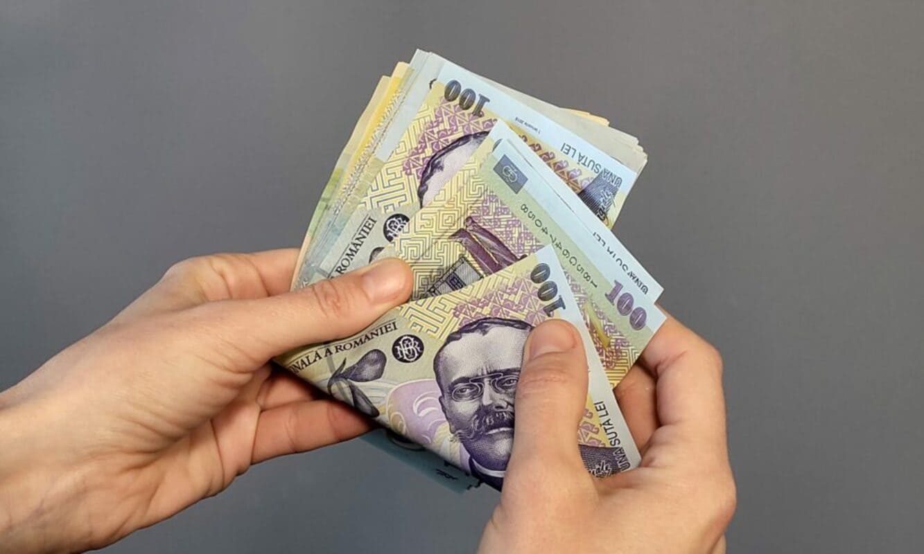 Cele mai proaste sfaturi pe care sigur le-ai primit de la părinți, legate de bani și job