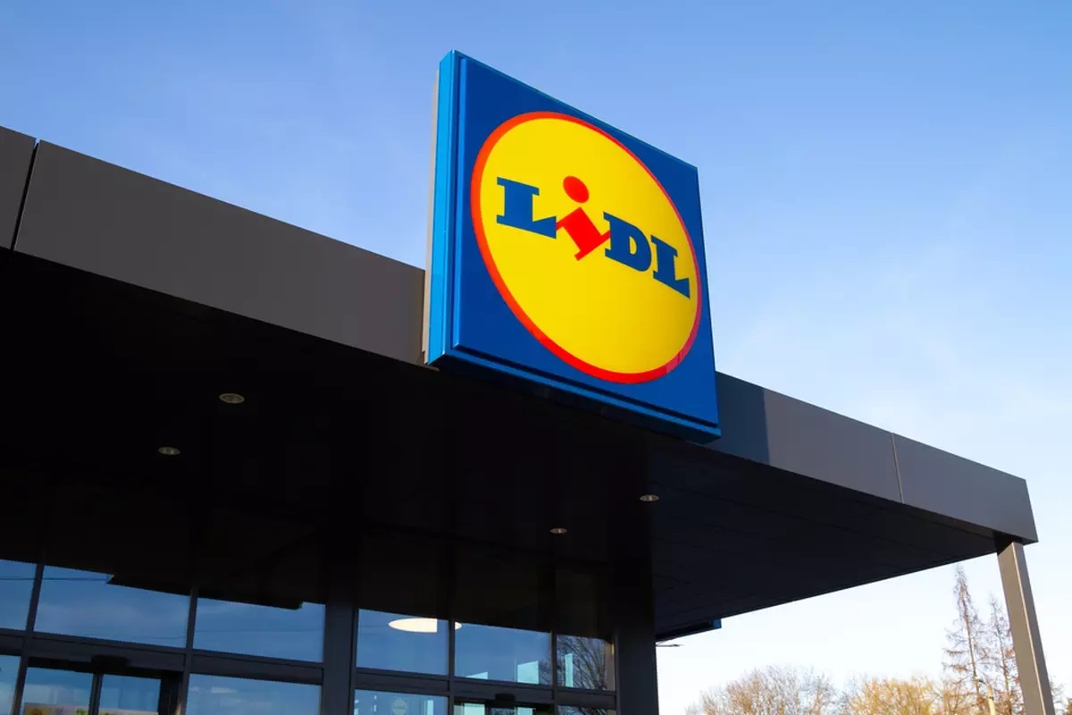 Reduceri uriașe la LIDL din 3 martie. Clienții pot cumpăra produse mai ...