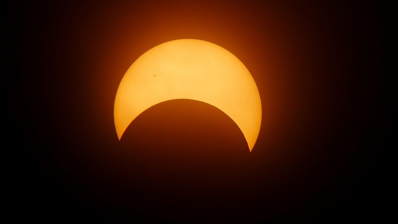 De Unde Poate Fi Văzută Eclipsa Parţială De Soare Pe 29 Martie 2025 în România Fenomenul Va