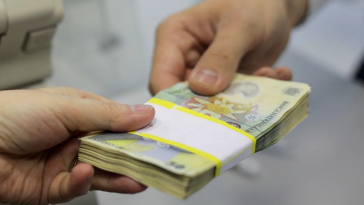 Mărire de salariu de 1.000 de lei în vara lui 2025, pentru toți angajații din România care ...