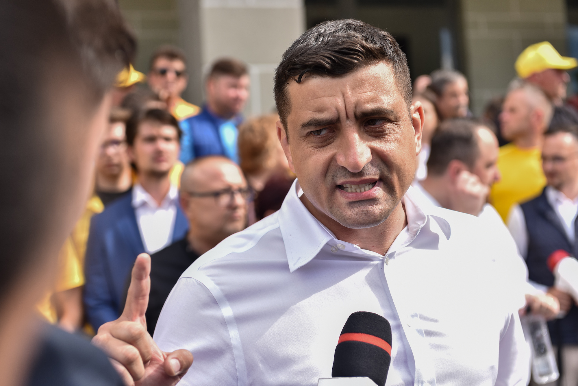 Reacție dură a lui Cosmin Rotărescu, președintele United Autism, după ce George Simion l-a făcut ...