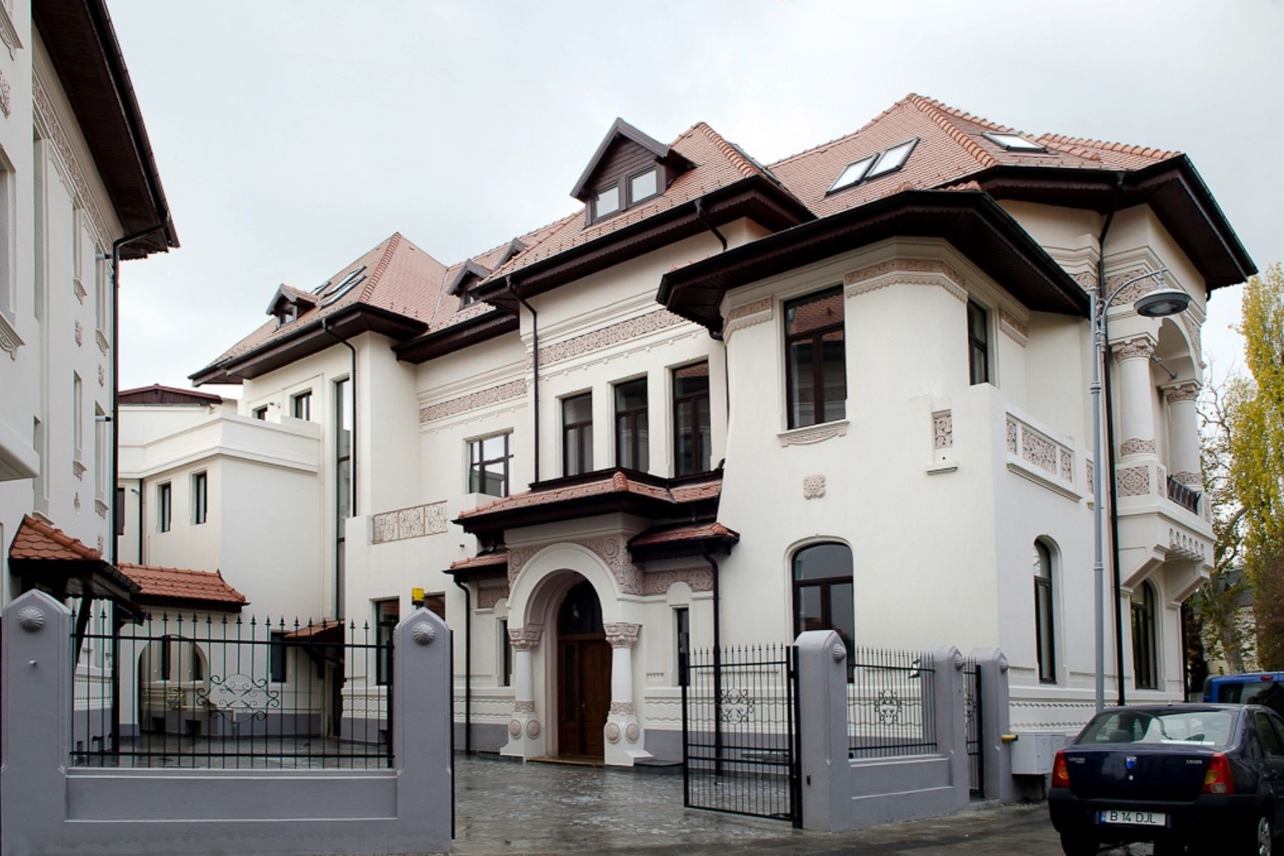 Palatul discret al milionarului interbelic: casa bancherului Iosif ...