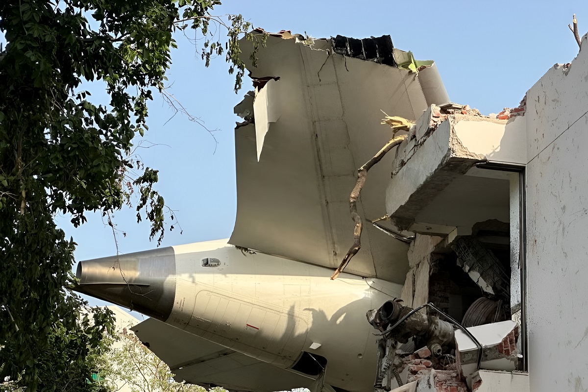 Pilot TAROM, despre posibilele cauze ale accidentului aviatic din India ...