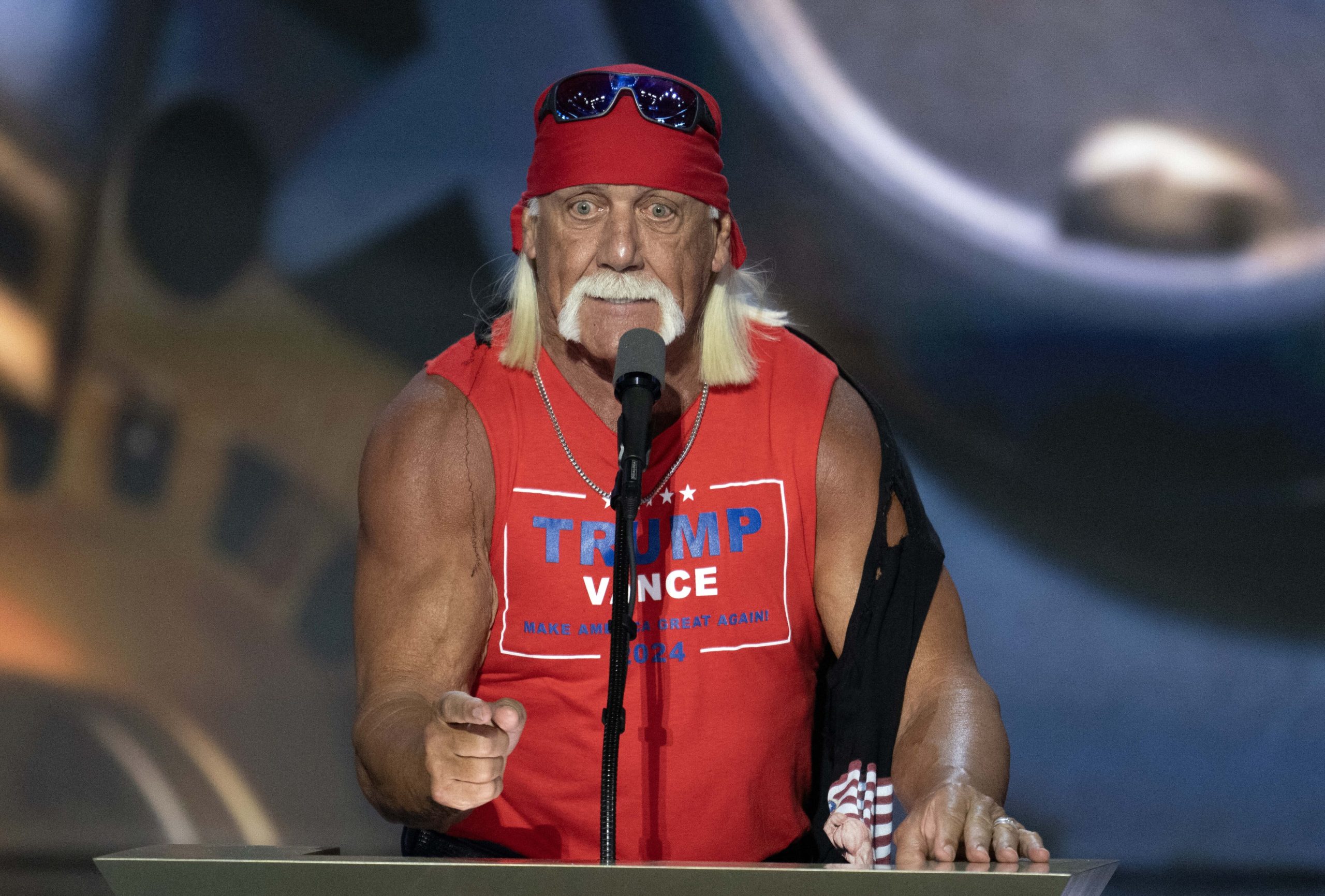 A murit Hulk Hogan, cel mai mare star al wrestlingului profesionist ...