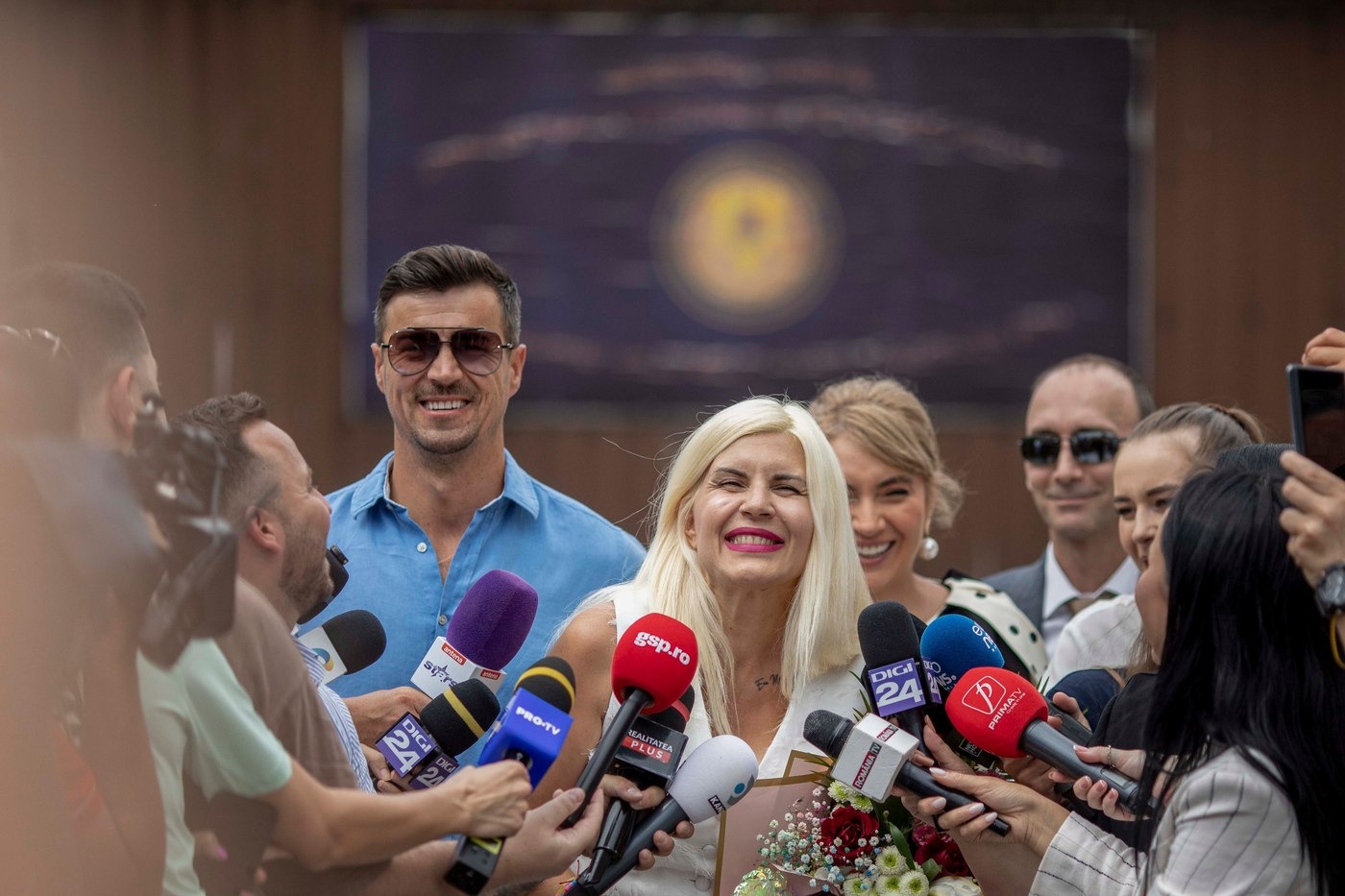 Ce au făcut Elena Udrea şi Adrian Alexandrov a doua zi după eliberare. Au fost surprinşi ...