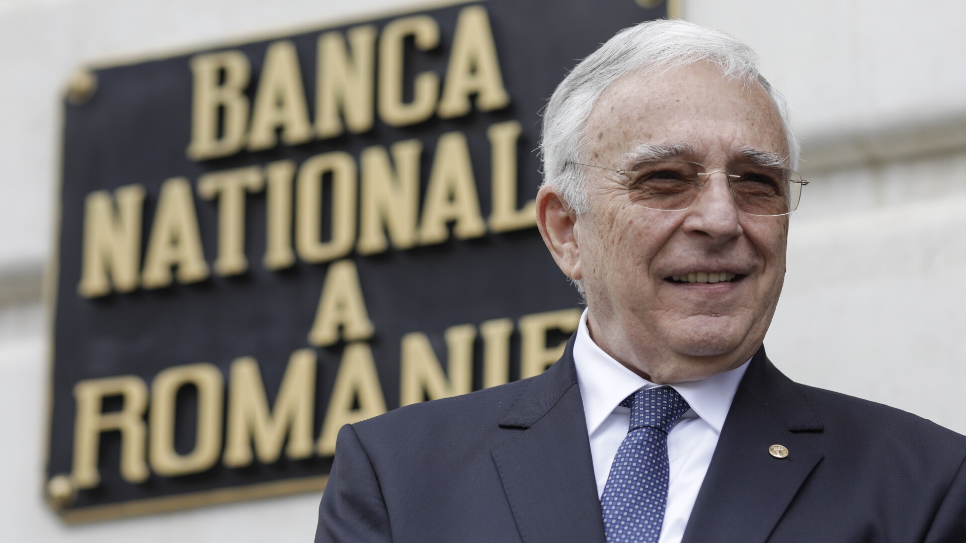 Banca Națională a României își face rezerve tot mai mari de valută și ...