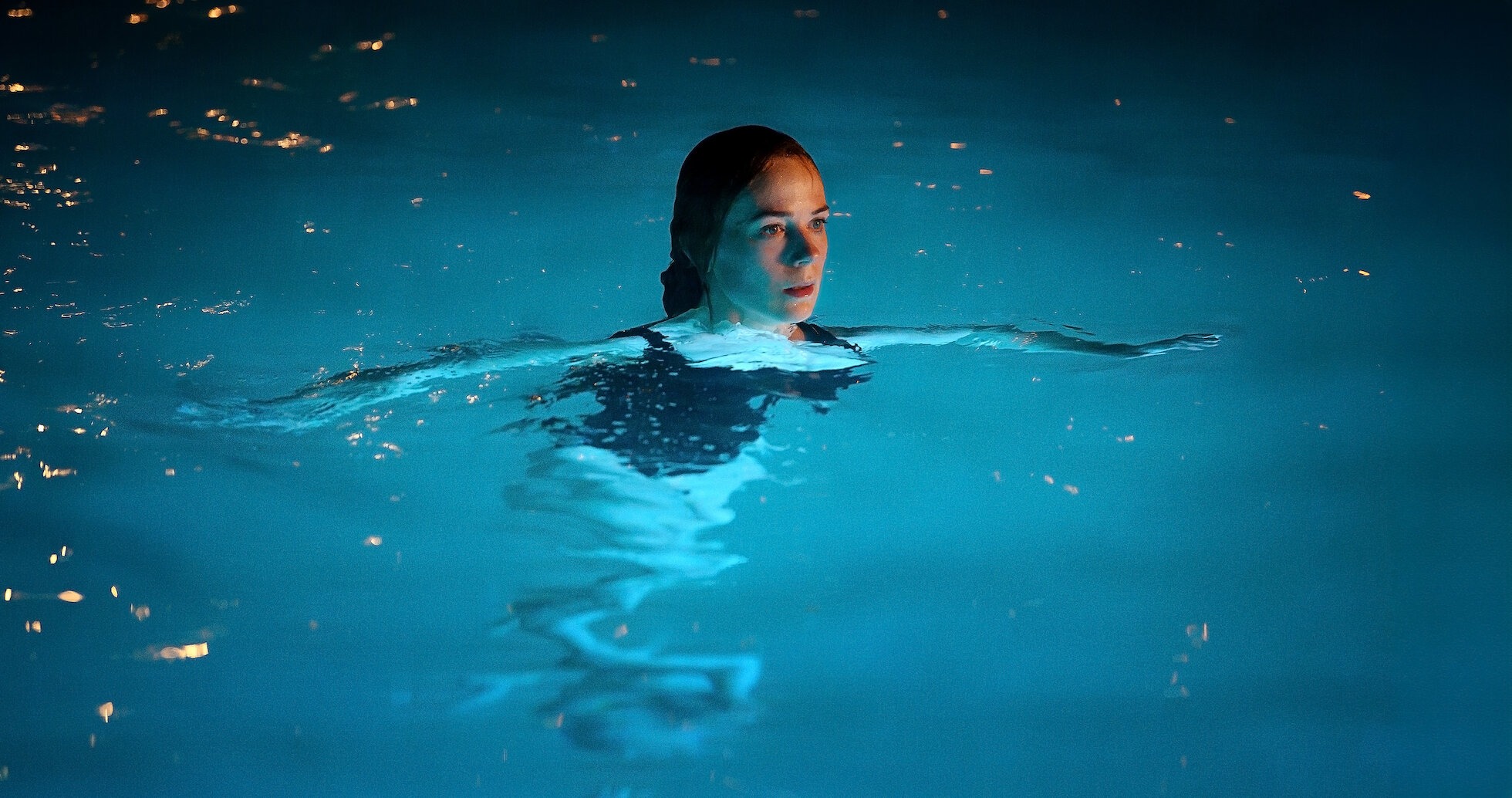 "Night Swim", filmul de pe Netflix care transformă o piscină aparent ...
