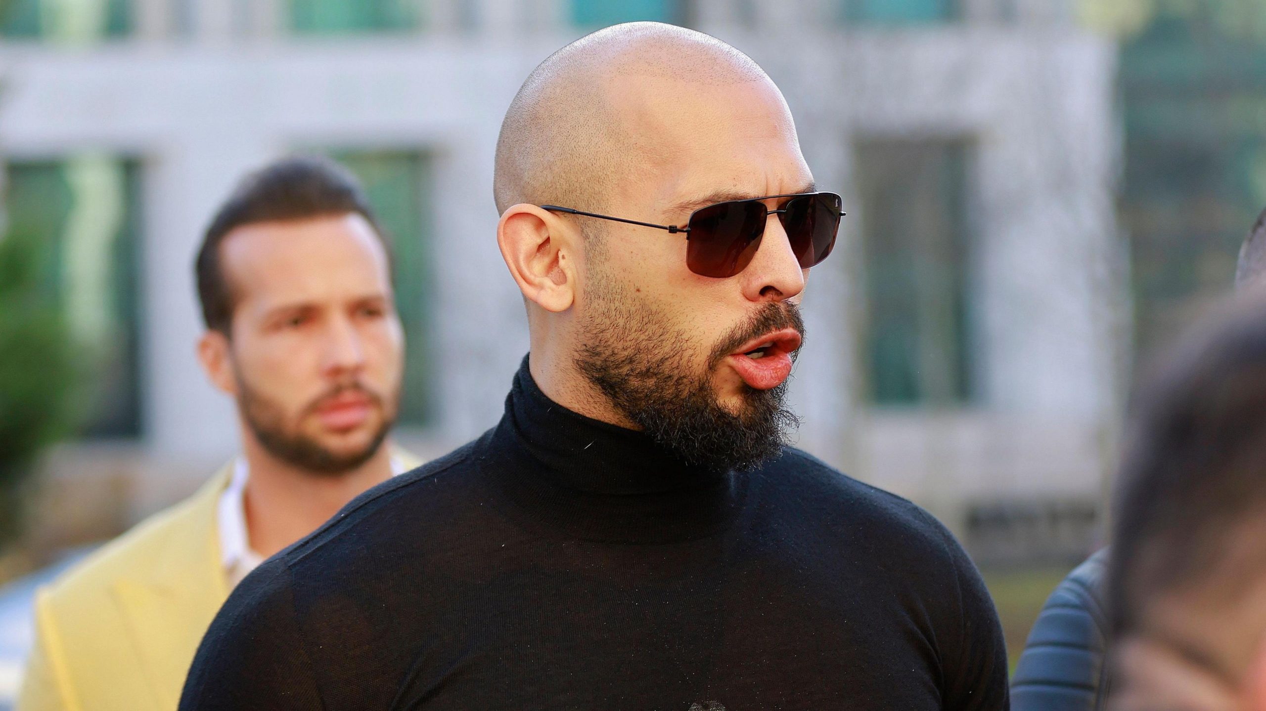 Cu cine s-a comparat Andrew Tate după ce a scăpat de dosarul penal din ...