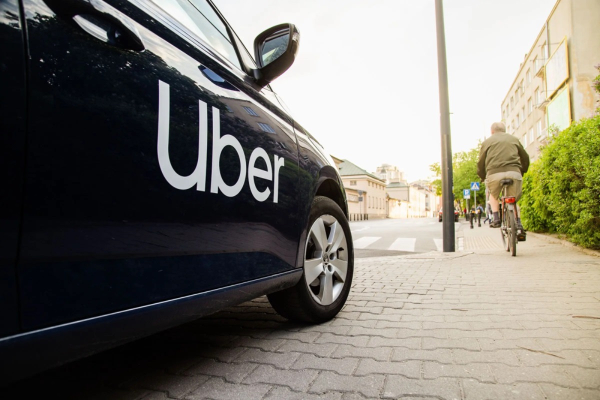 Când merită să treci la Uber Black. Ce venituri poți obține și ce ...