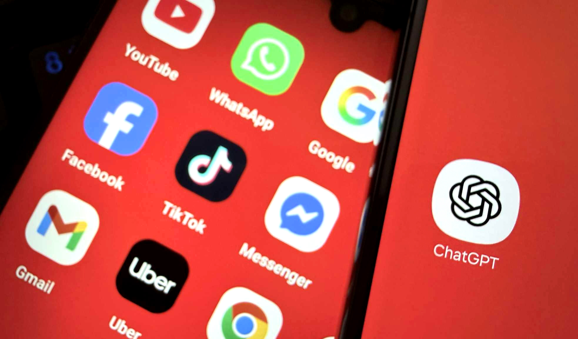 ChatGPT poate controla aplicații terțe, inclusiv pe telefon, direct din ...