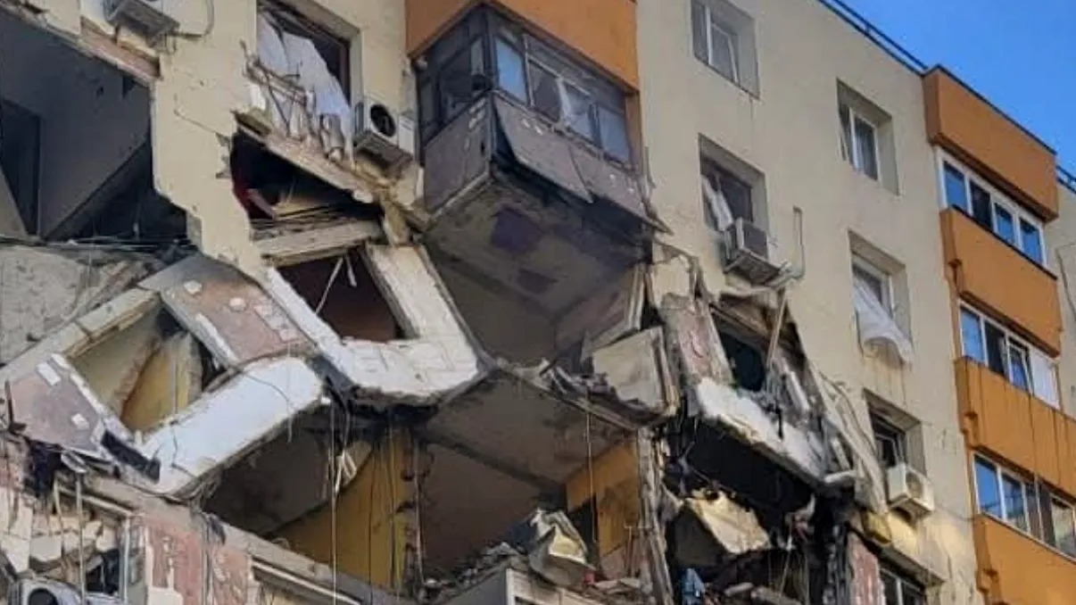 Ce au găsit inspectorii în ruinele blocului din Rahova: Structura grav ...