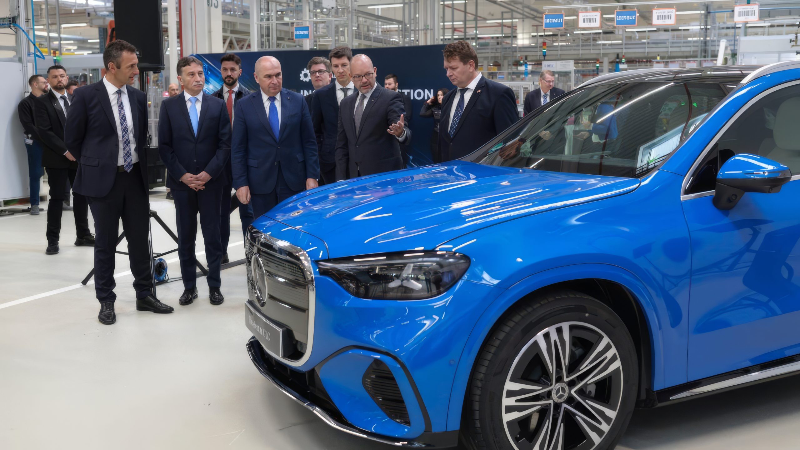 O nouă fabrică Mercedes, deschisă în România. Investiția de 100 de ...