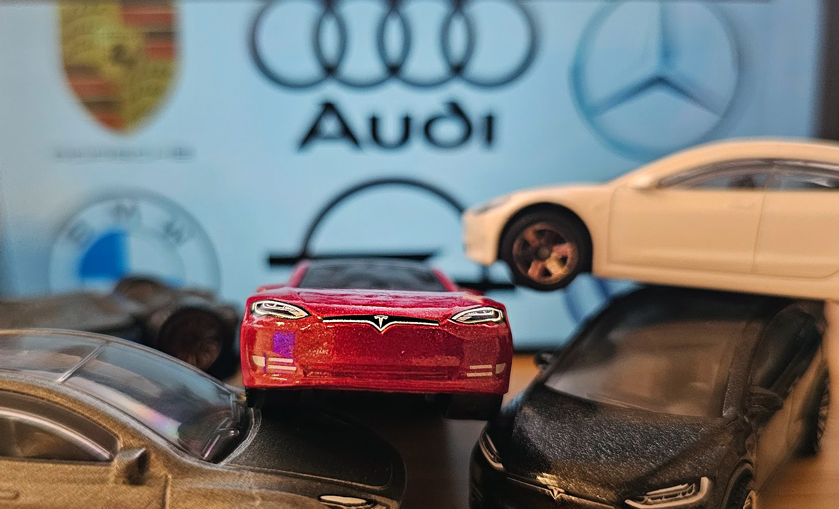Vânzările Tesla s-au prăbușit din nou în Europa în octombrie, dar într ...