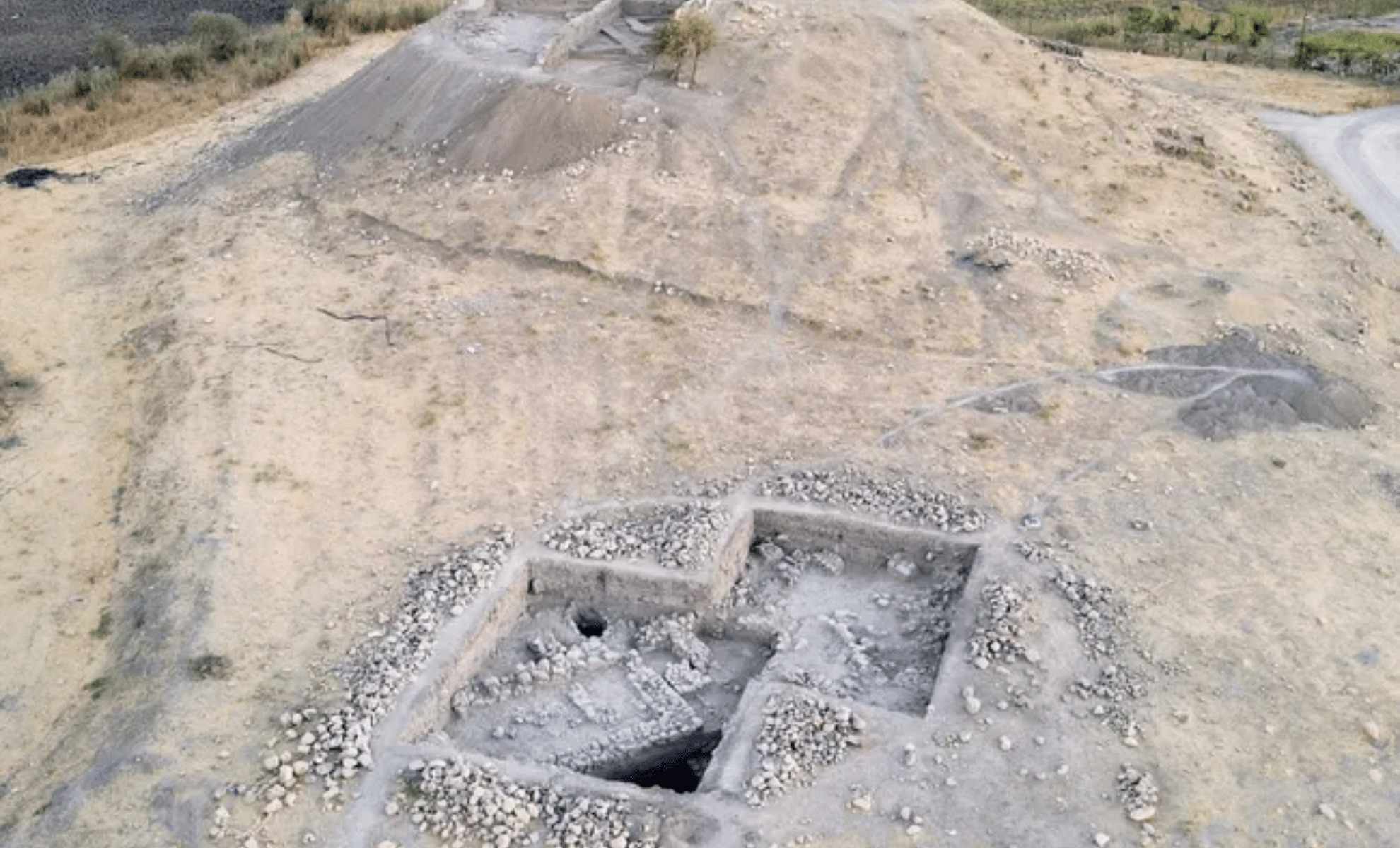 Descoperire arheologică majoră: Un edificiu de cult vechi de 5.000 de ...