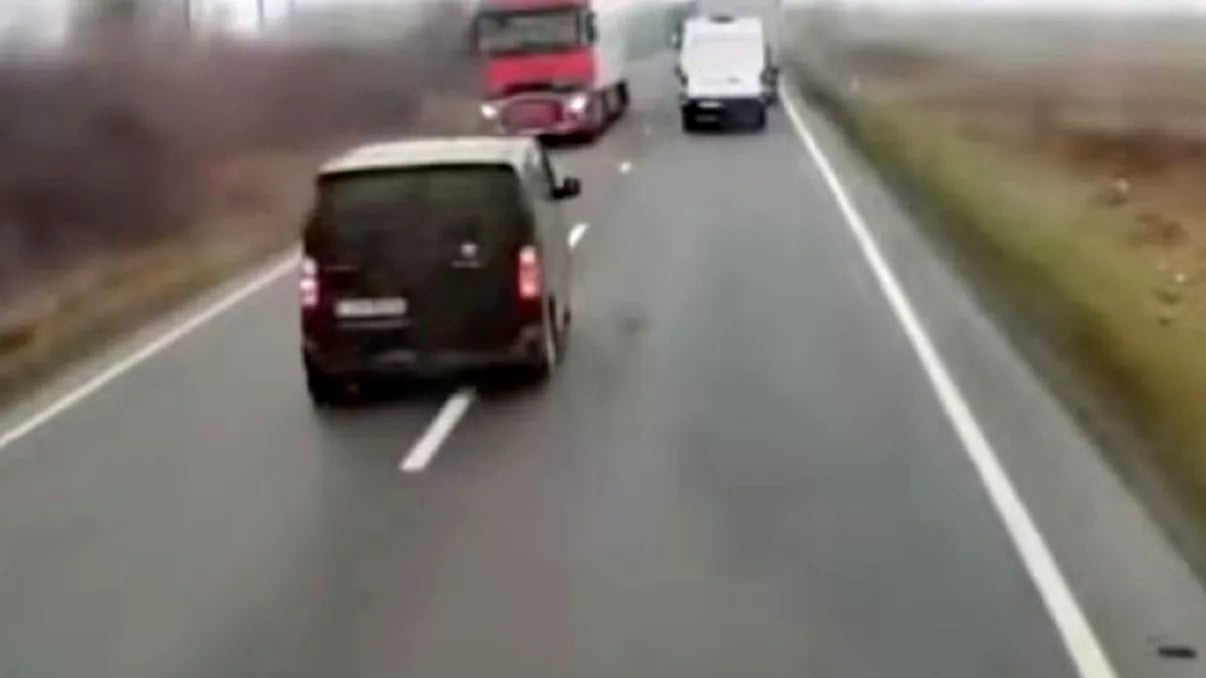 Avocatul firmei care a închiriat maşina suporterilor greci implicaţi în ...