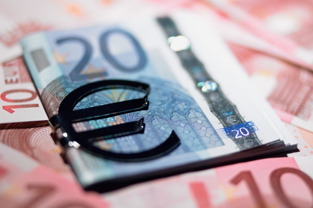 La cât ar putea ajunge Euro în următoarele luni. Grafic cu deprecierea ...