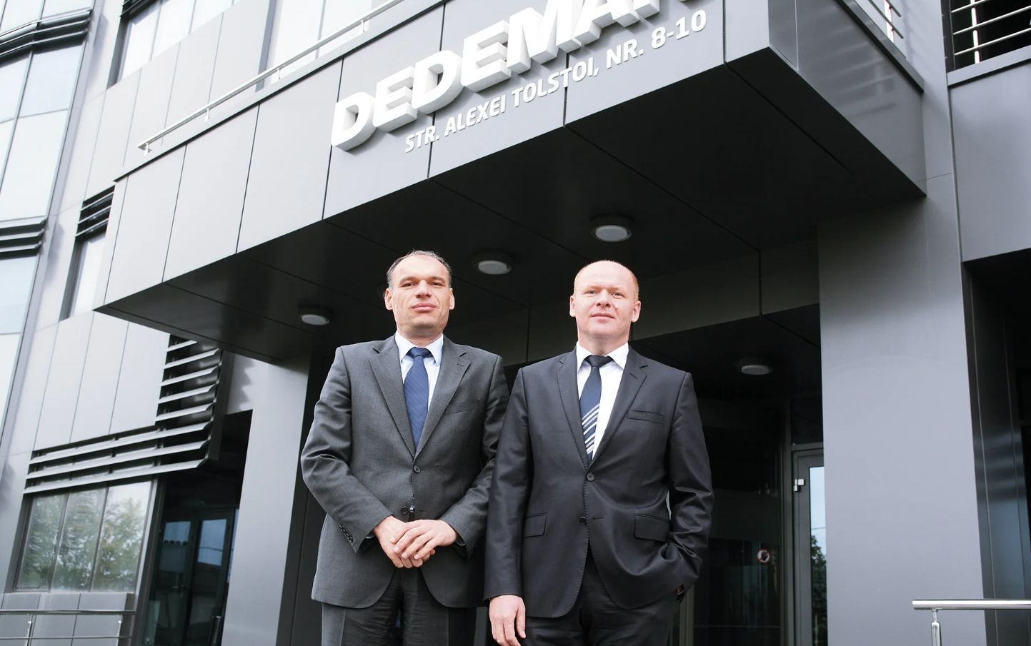 Frații Pavăl, proprietarii Dedeman, au cumpărat Carrefour România