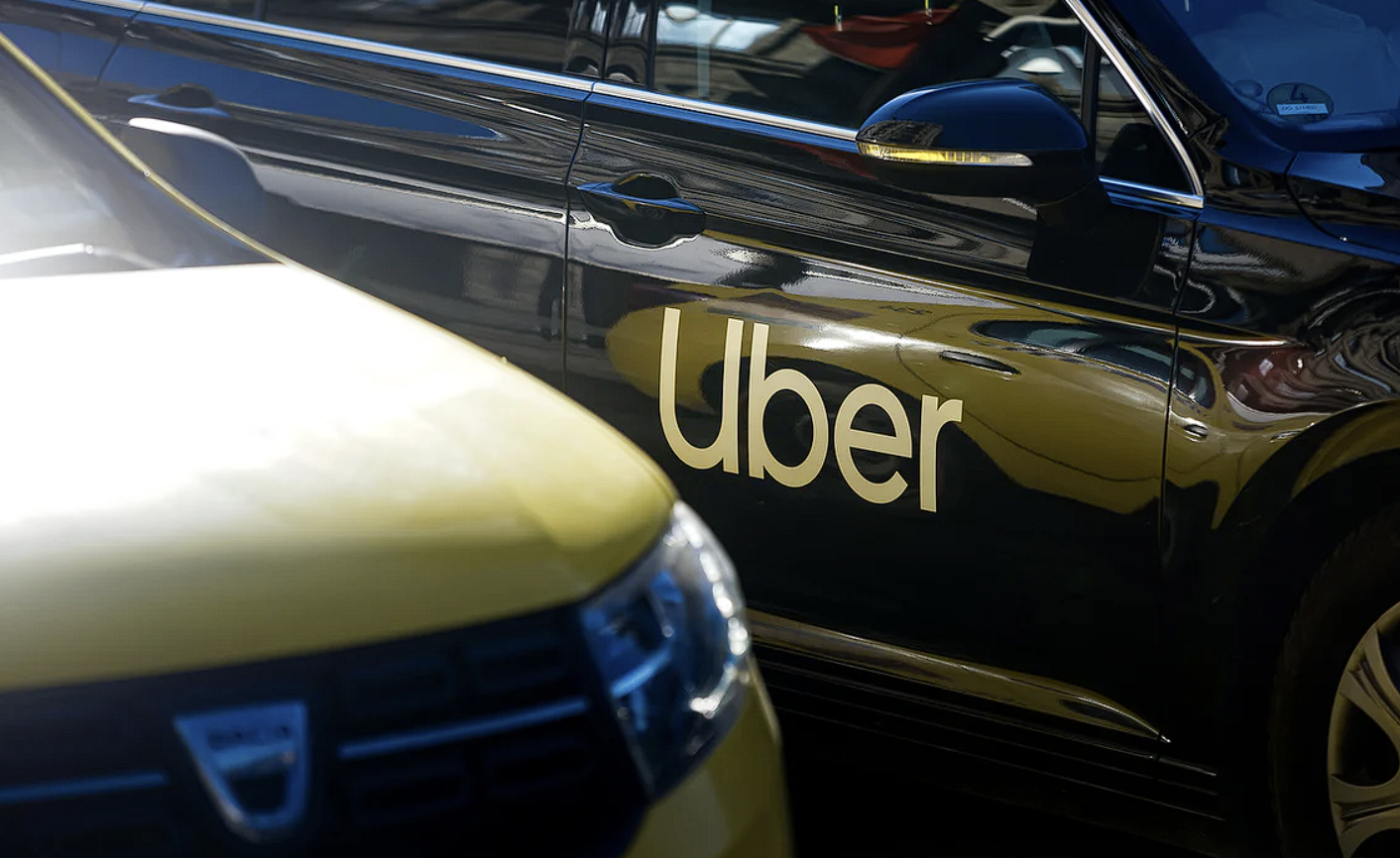 Uber pariază masiv pe viitorul fără șoferi și vrea până la 50.000 de ...