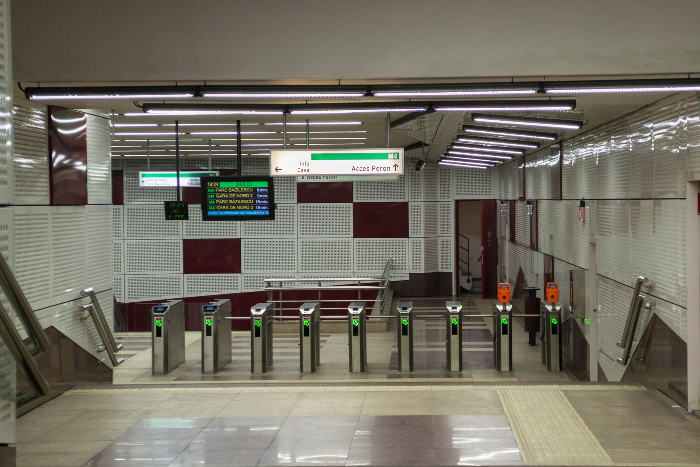 Staţiile de metrou din Bucureşti care s-au aglomerat în ultimele luni