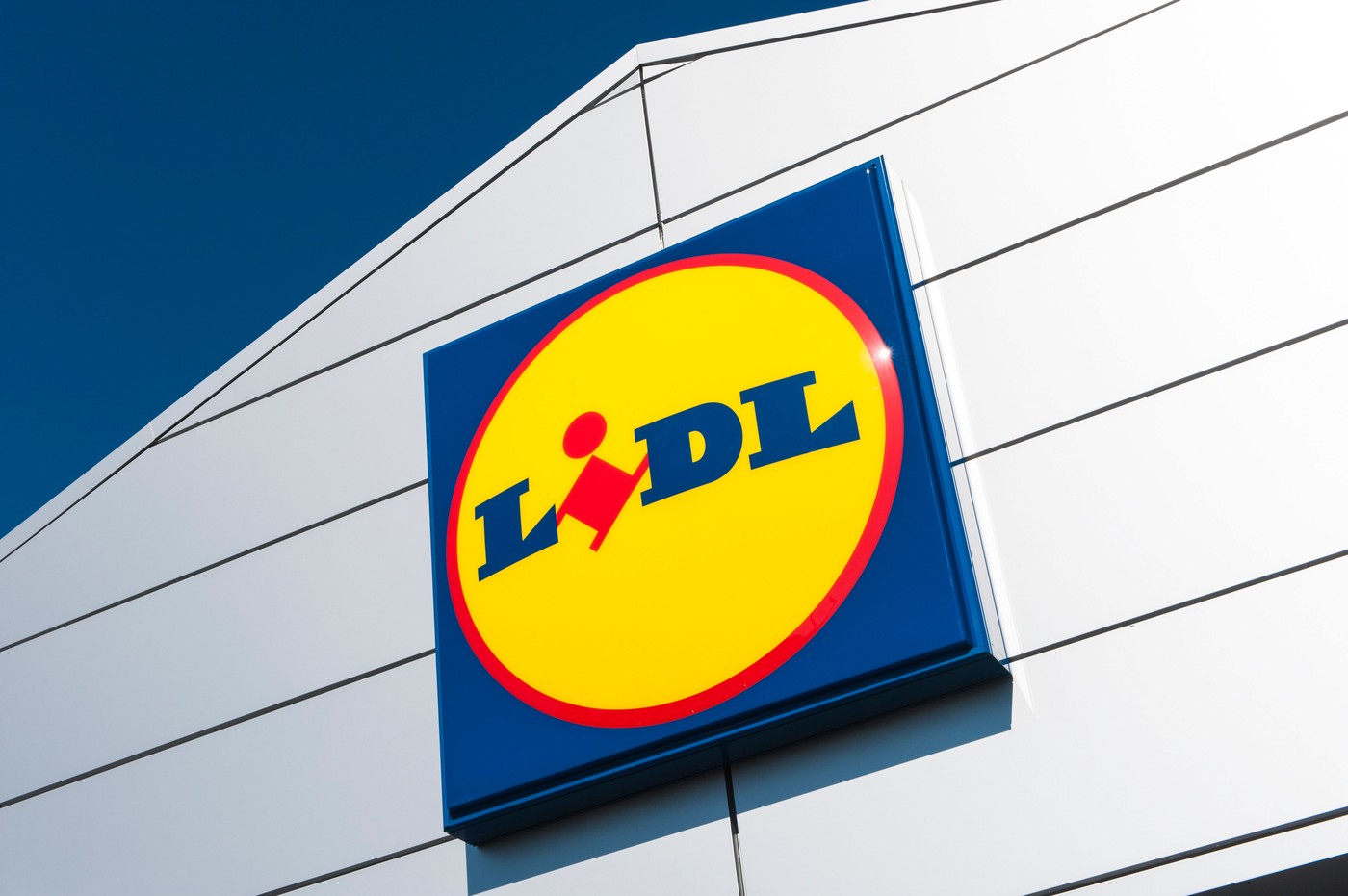 Lidl face reduceri la produsele alimentare pentru Paște. Cât costă ...