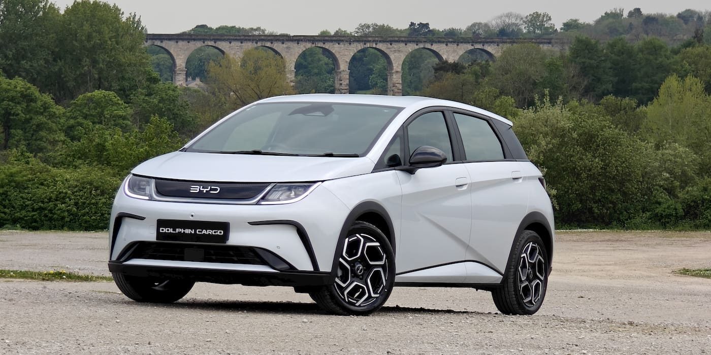 Chinezii vin cu duba electrică pentru firme mici: BYD Dolphin Cargo e ...
