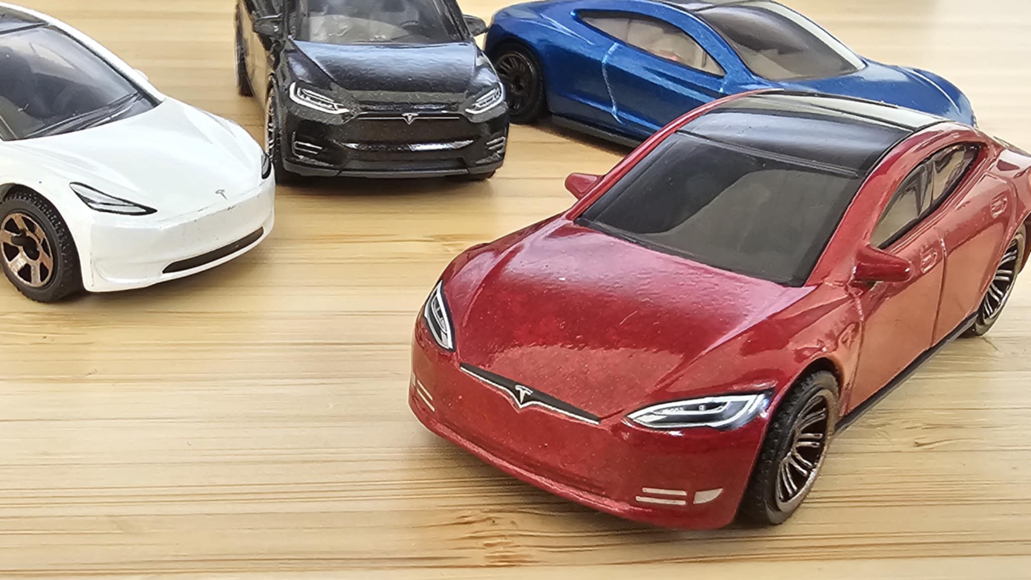 Tesla, lovită de un proces colectiv costisitor. Pompa de căldură ar ...