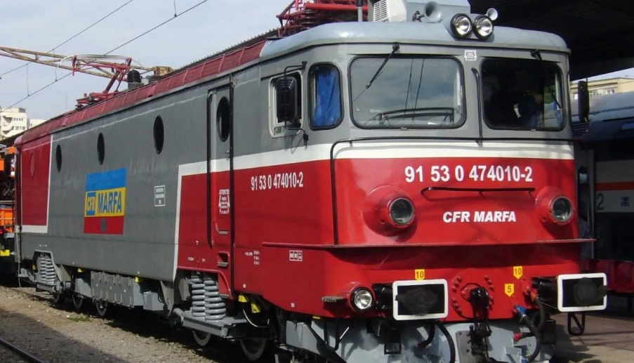 Vagoane, locomotive, terenuri și clădiri, scoase la vânzare de ANAF ...
