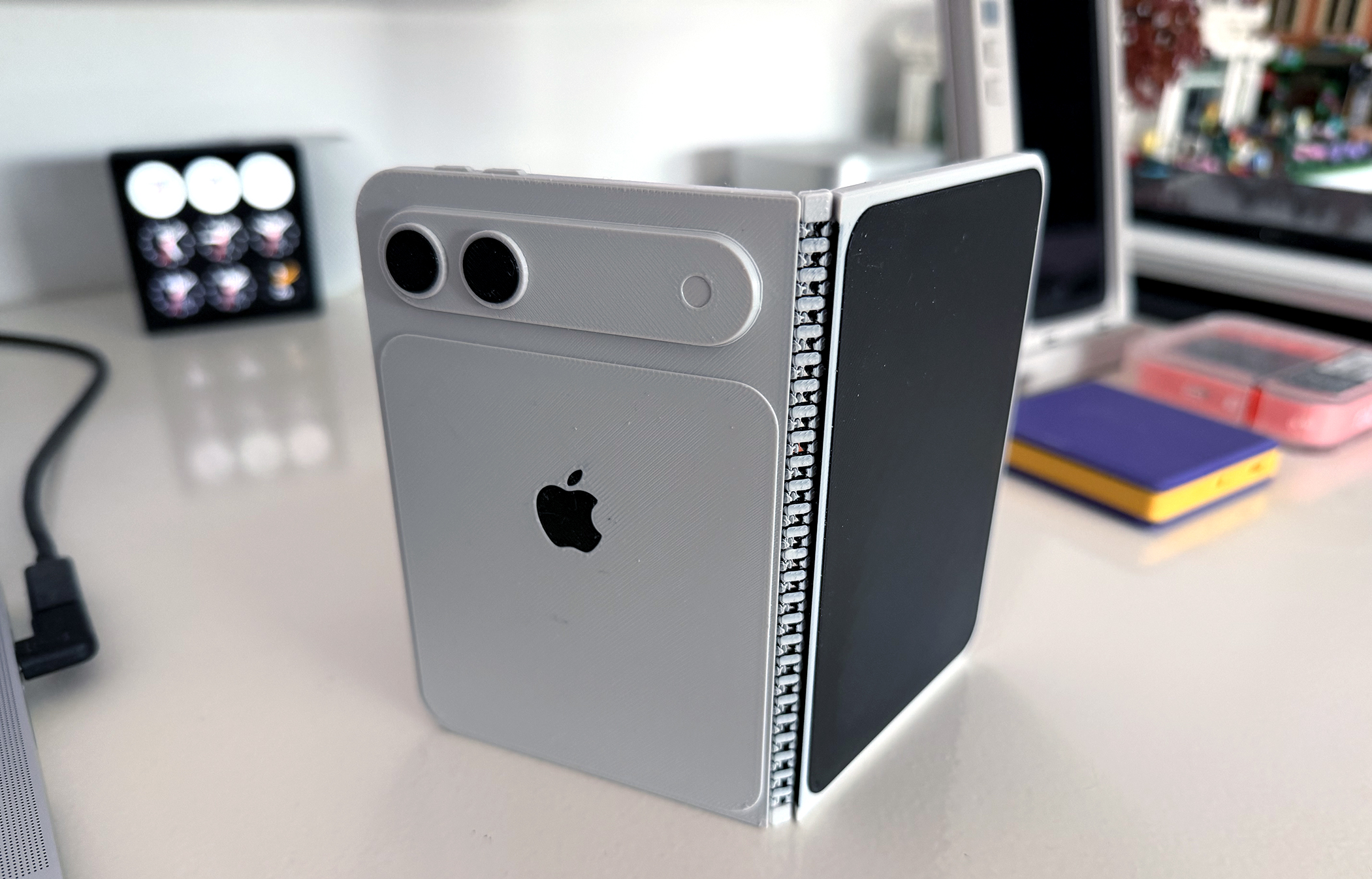 Primul iPhone pliabil ar putea veni fără cea mai clasică alegere Apple ...